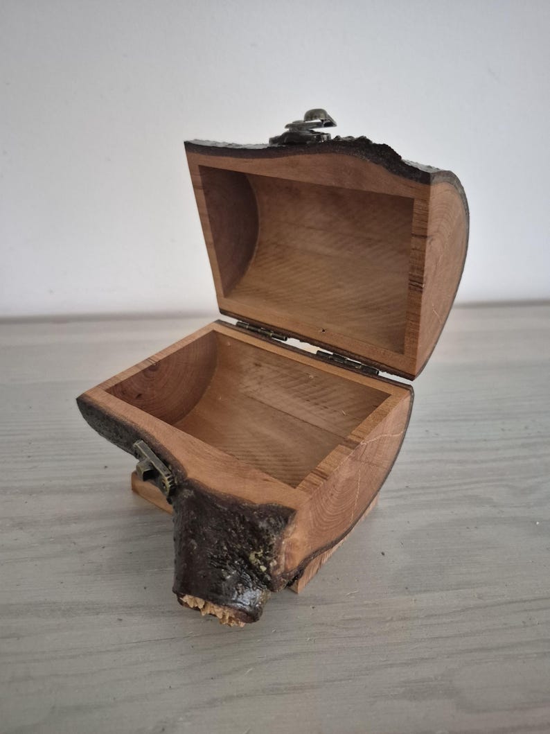 Beech Wood Log Box With Bark, Rustic Keepsake or Jewelry Chest - Etsy