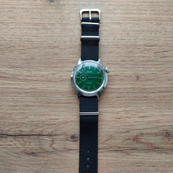 Vostok Soviet watch, Green watch, Mens Watches, Vinta… - Gem