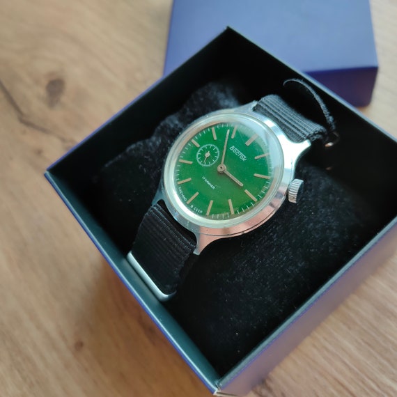 Vostok Soviet watch, Green watch, Mens Watches, Vinta… - Gem