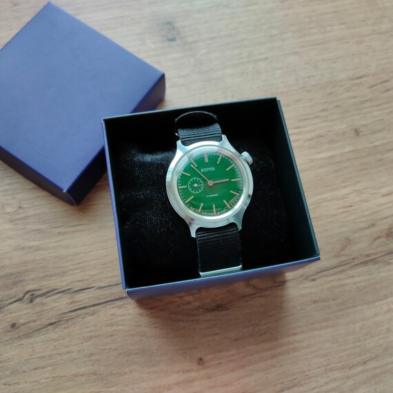 Vostok Soviet watch, Green watch, Mens Watches, Vinta… - Gem