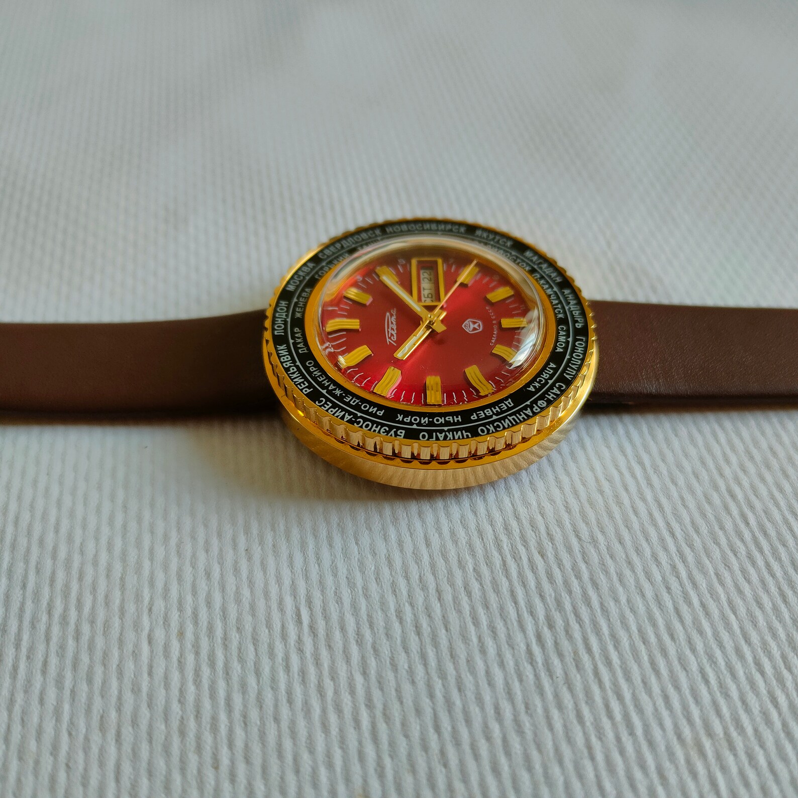 Vintage Soviet Watch Raketa World Time Raketa Cities Red - Etsy