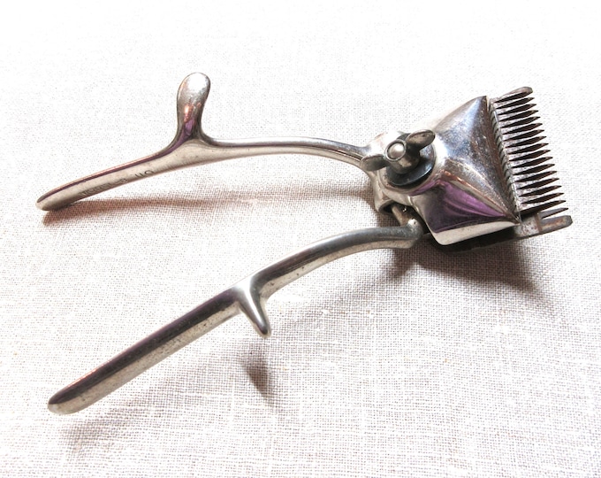 Vintage Hair Clippers Marked John Oster Mfg, Racine, Wis. Made in USA ...