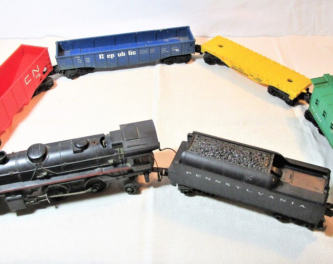 1970s Lionel Train Set. Locomotive 8141, PA Coal Tender 8060-T Plus 3 ...