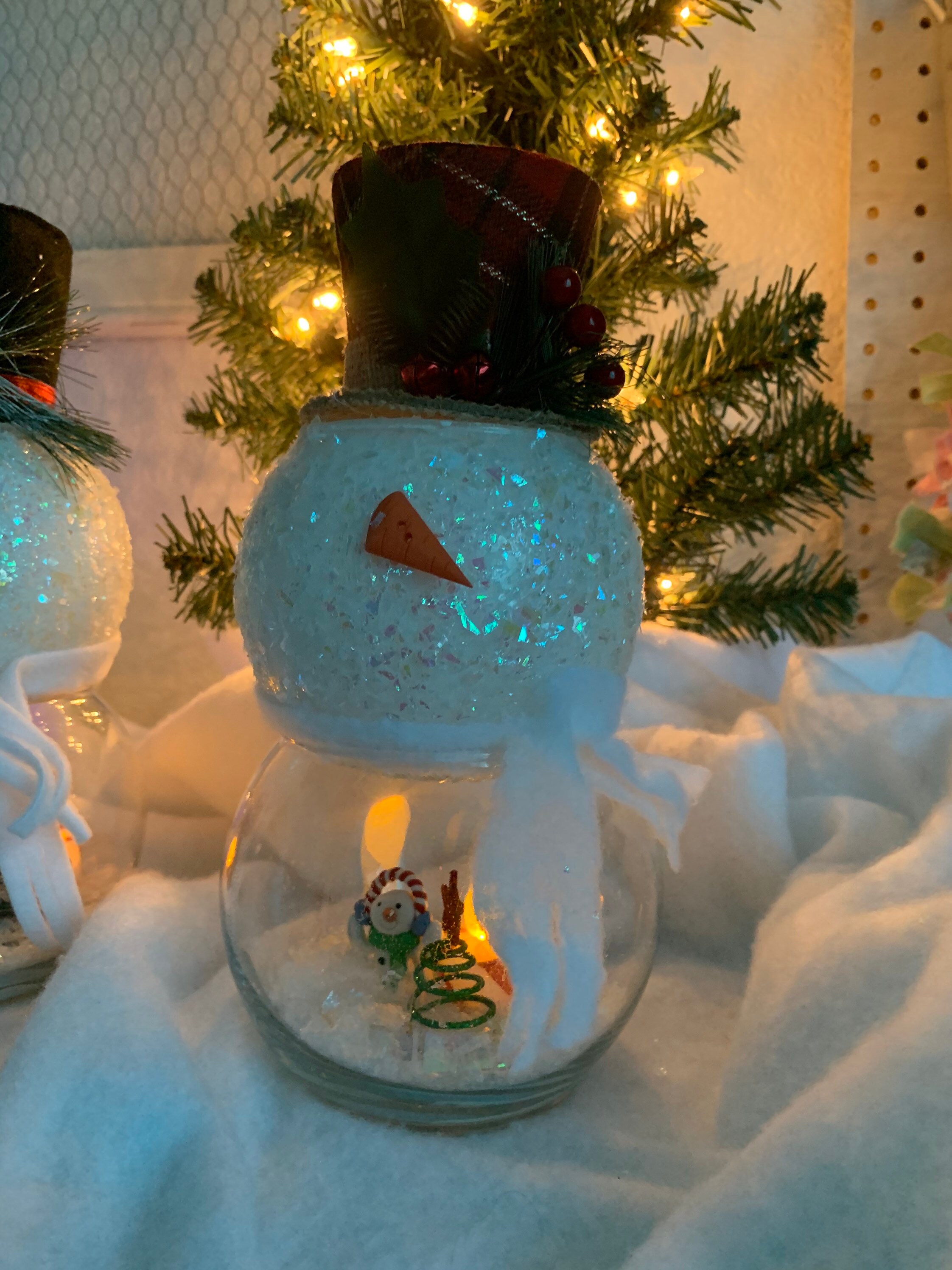 Frosty the Snowman, Snowman Snow Globe, Winter Wonderland, White ...