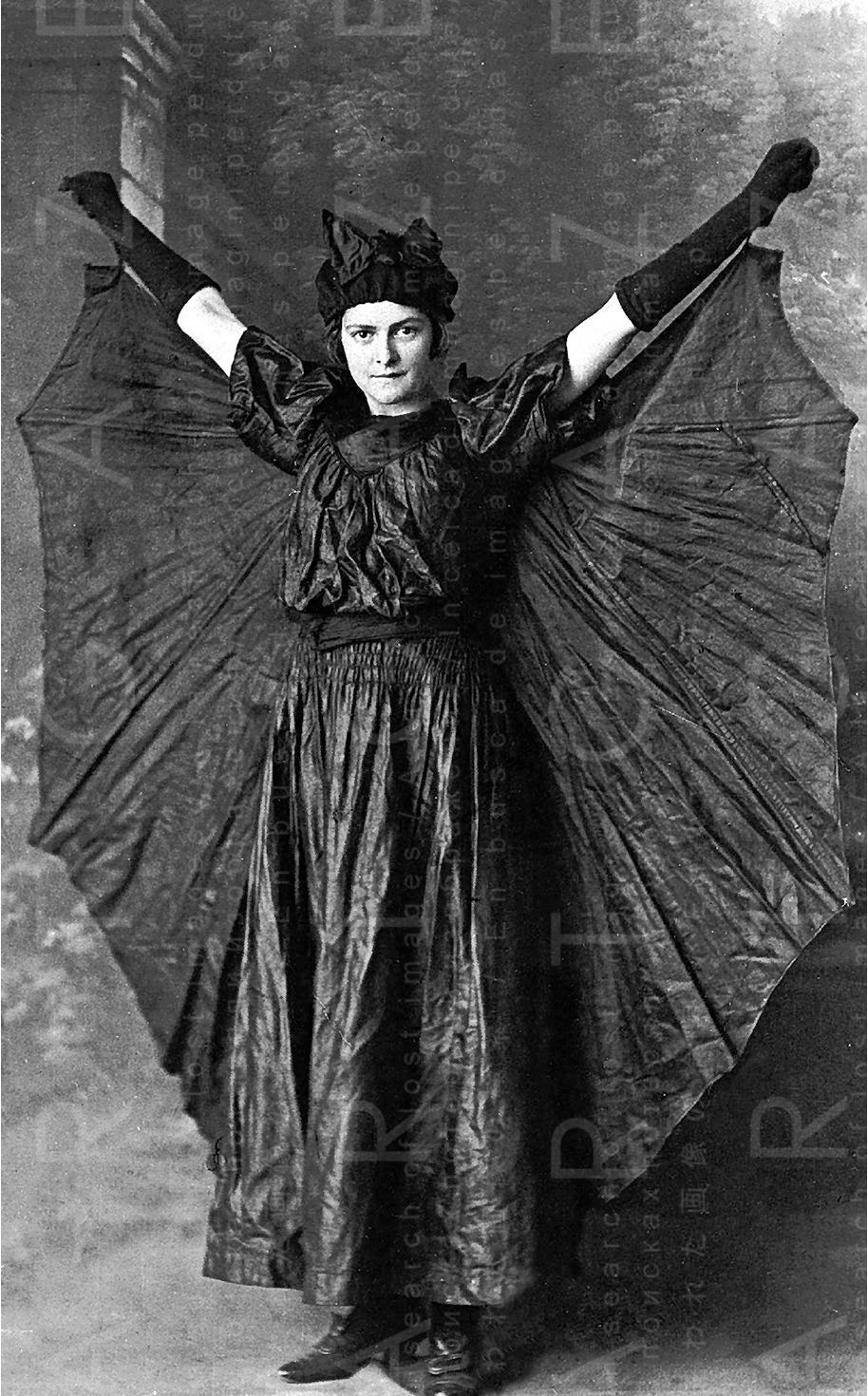 Scary Photo Decoration Creepy Picture Printable Vintage Victorian Witch ...