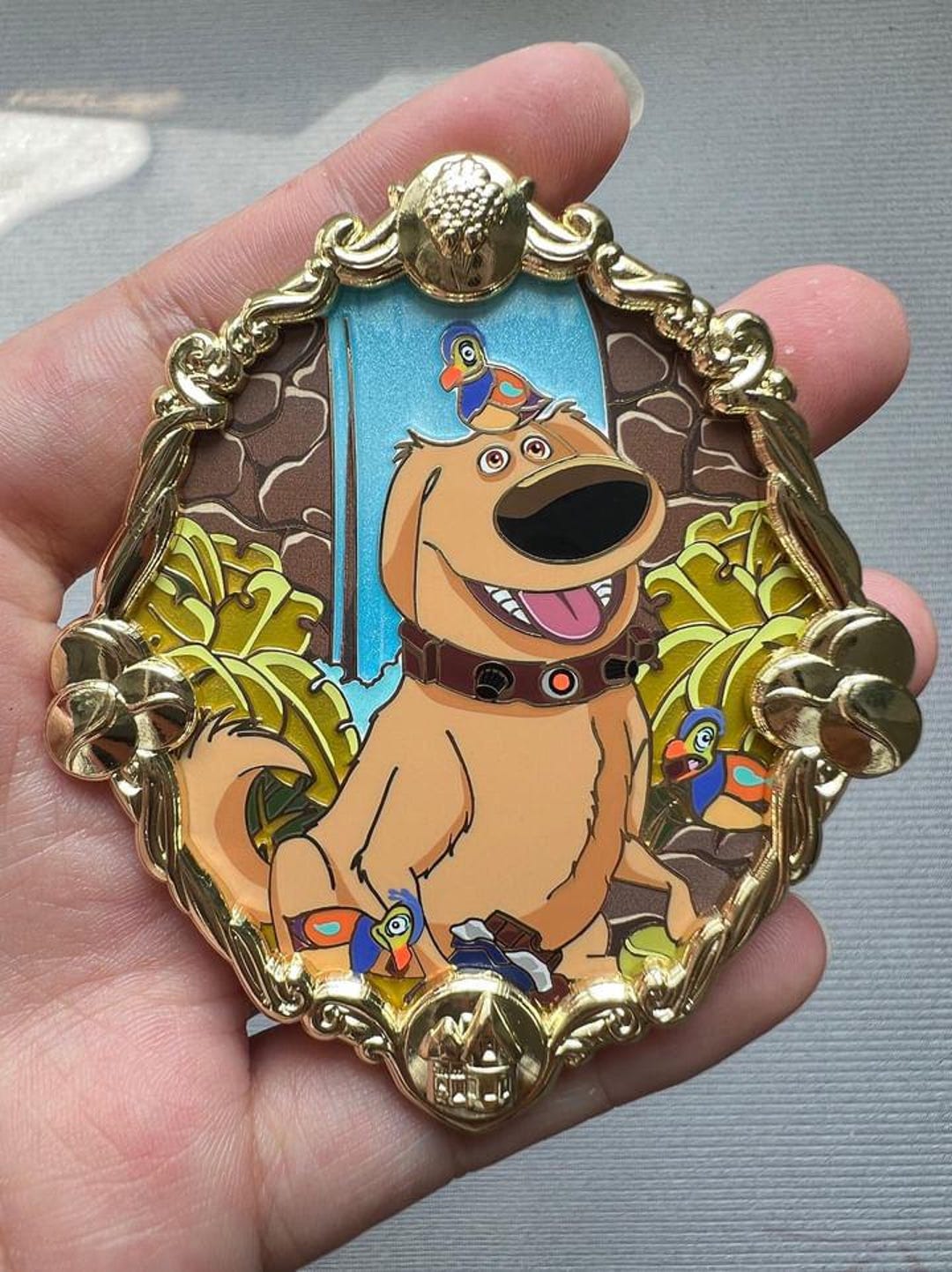 Golden Tails Dug LE30 Disney Fantasy Pin - Etsy