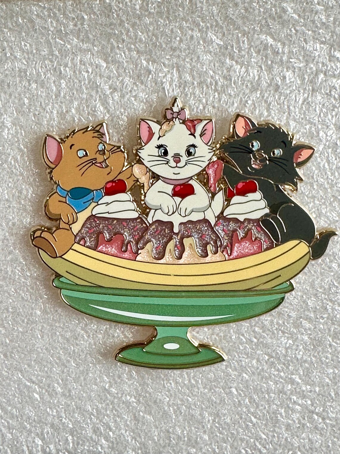 Sweet Tails - Aristocats Disney Fantasy Pin - Etsy