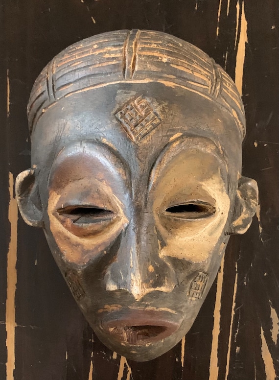 Vintage African Hand Carved Kuba Helmet / Mask / Safa… - Gem