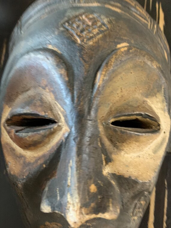 Vintage African Hand Carved Kuba Helmet / Mask / Safa… - Gem