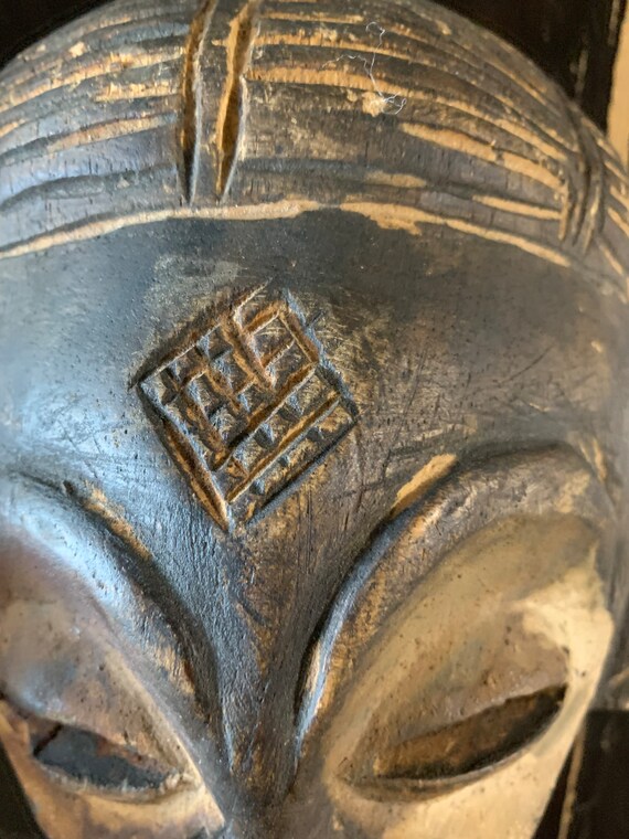 Vintage African Hand Carved Kuba Helmet / Mask / Safa… - Gem