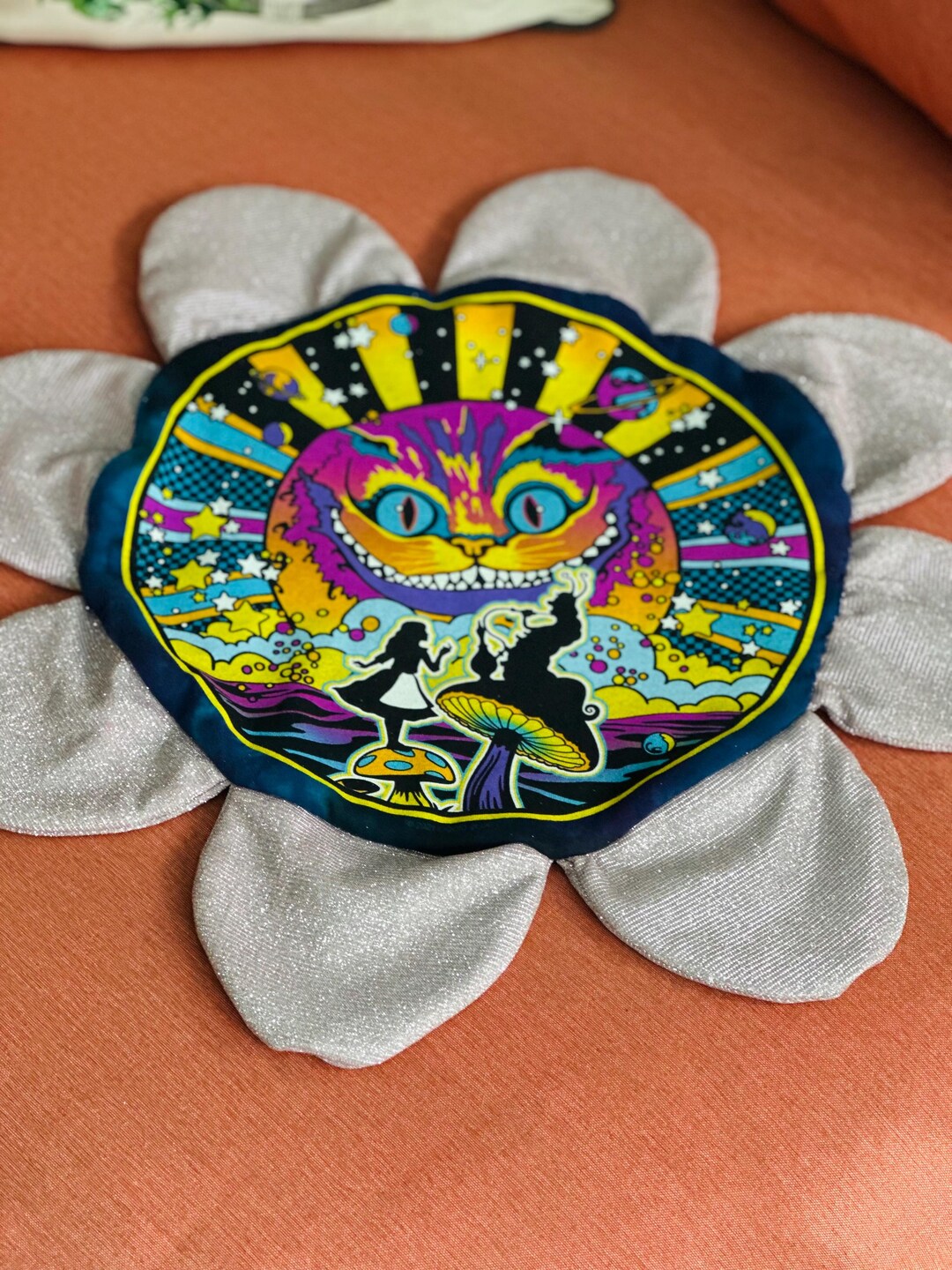 FLOW FLOWER, Alice in Wonderland, Petals Are a Soft Pink, Back is ...