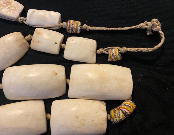 RARE!! Antique “Hippo Teeth” Shell & Venetian Bead Ne… - Gem