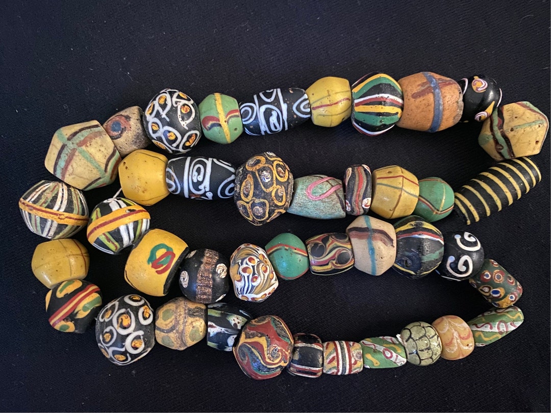 Antique Vintage Assorted Black, Green, & Yellow Fancy, King, Skunk, Eye ...