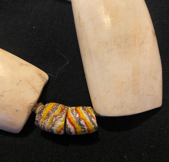 RARE!! Antique “Hippo Teeth” Shell & Venetian Bead Ne… - Gem