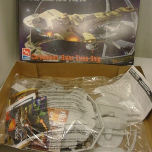 Vintage 1997 Star Trek Deep Space Nine Cardassian Galor Class Ship ...