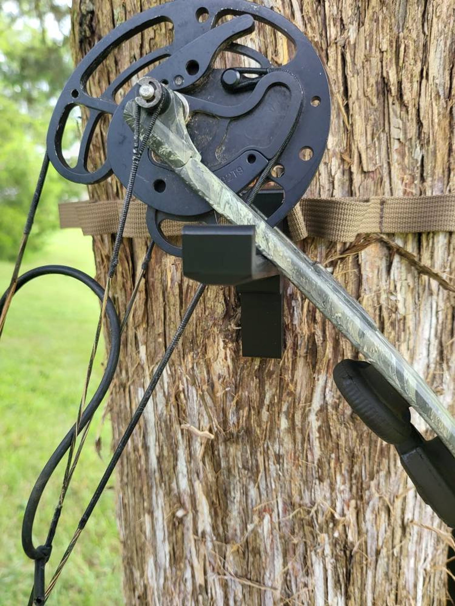 Bow Hanger for Tethrd HYS and Straight Tree Strap - Saddle Hunting ...