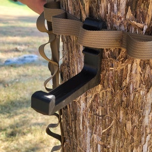 Bow Hanger for Tethrd HYS and Straight Tree Strap - Saddle Hunting - BLACK - Open Loop Easy Slip ...