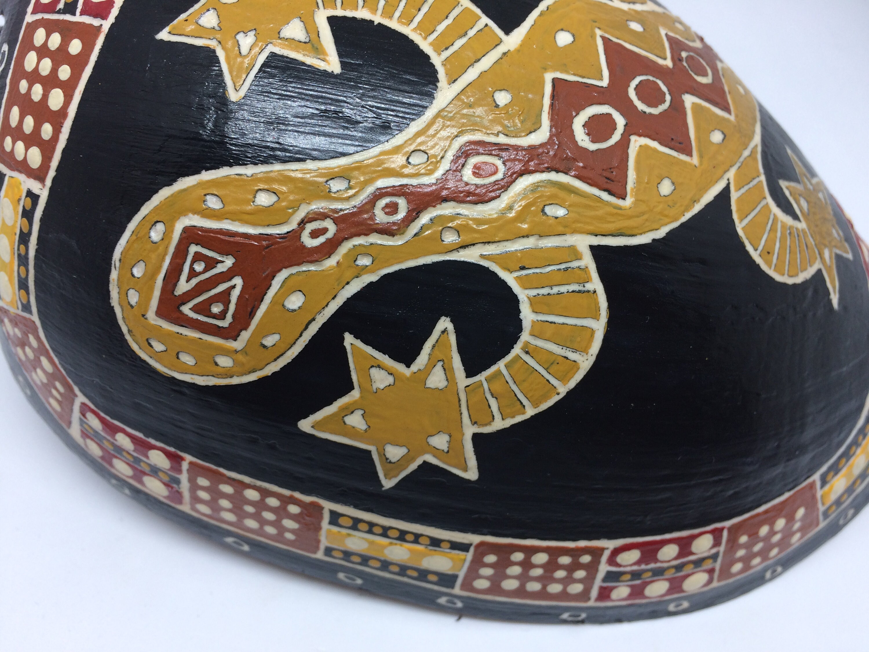 The Lizard and the Turtle Painted/engraved Melo Shell - Etsy