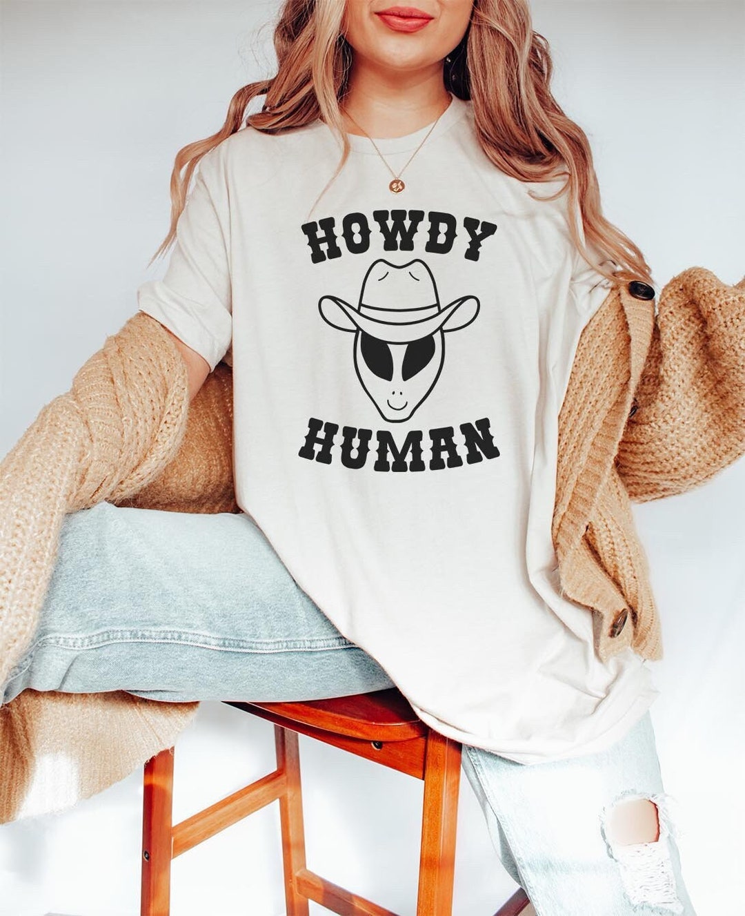 Howdy Human, Cute Retro Alien Cowboy Shirt, Cute Alien T-shirt, Howdy ...