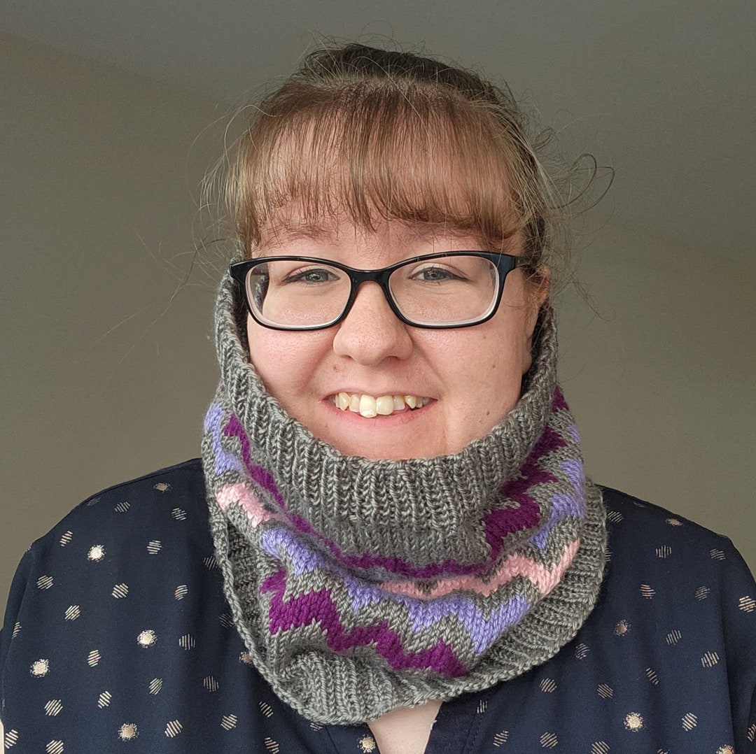 Contrast Chevron Cowl, Digital Knitting Pattern, Custom Colorwork Cowl ...