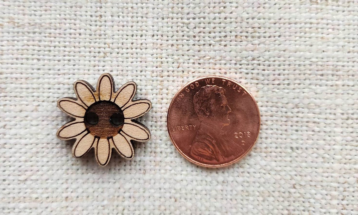 Daisy Buttons, Maple Wood Laser Cut 1 Inch Buttons, Ideal for Your ...