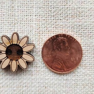 Daisy Buttons, Maple Wood Laser Cut 1 Inch Buttons, Ideal for Your ...
