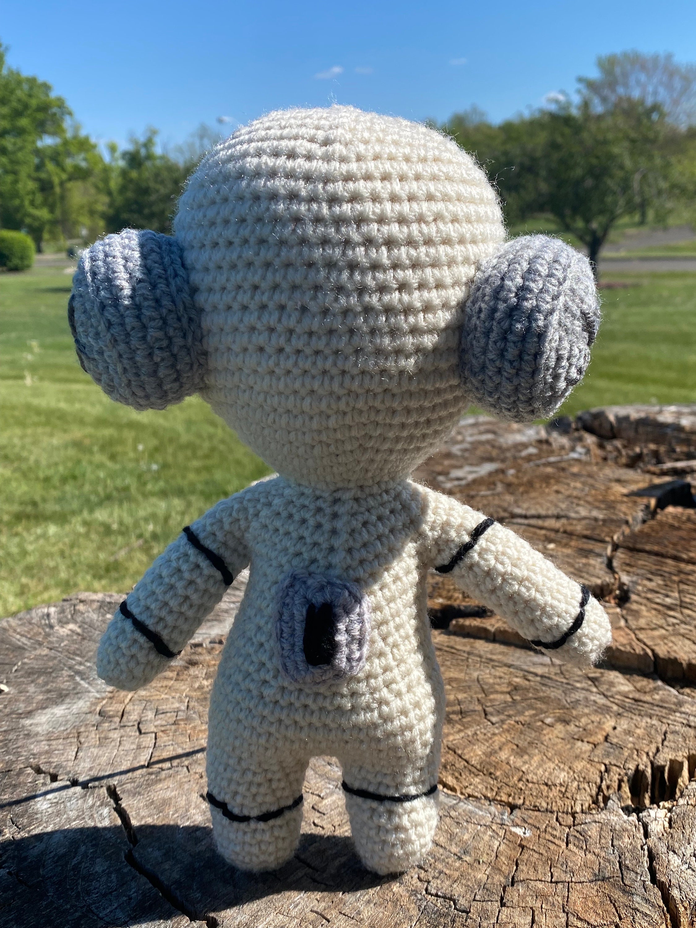 White Robot Friend, Inspired by Sliver of Straw From Rain World - Etsy