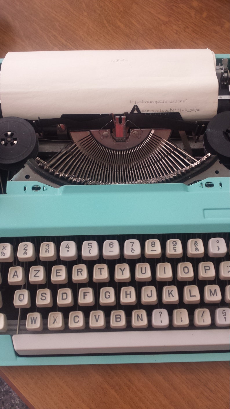 Portable Manual Typewriter With Green Carrying Case Works Colors ...