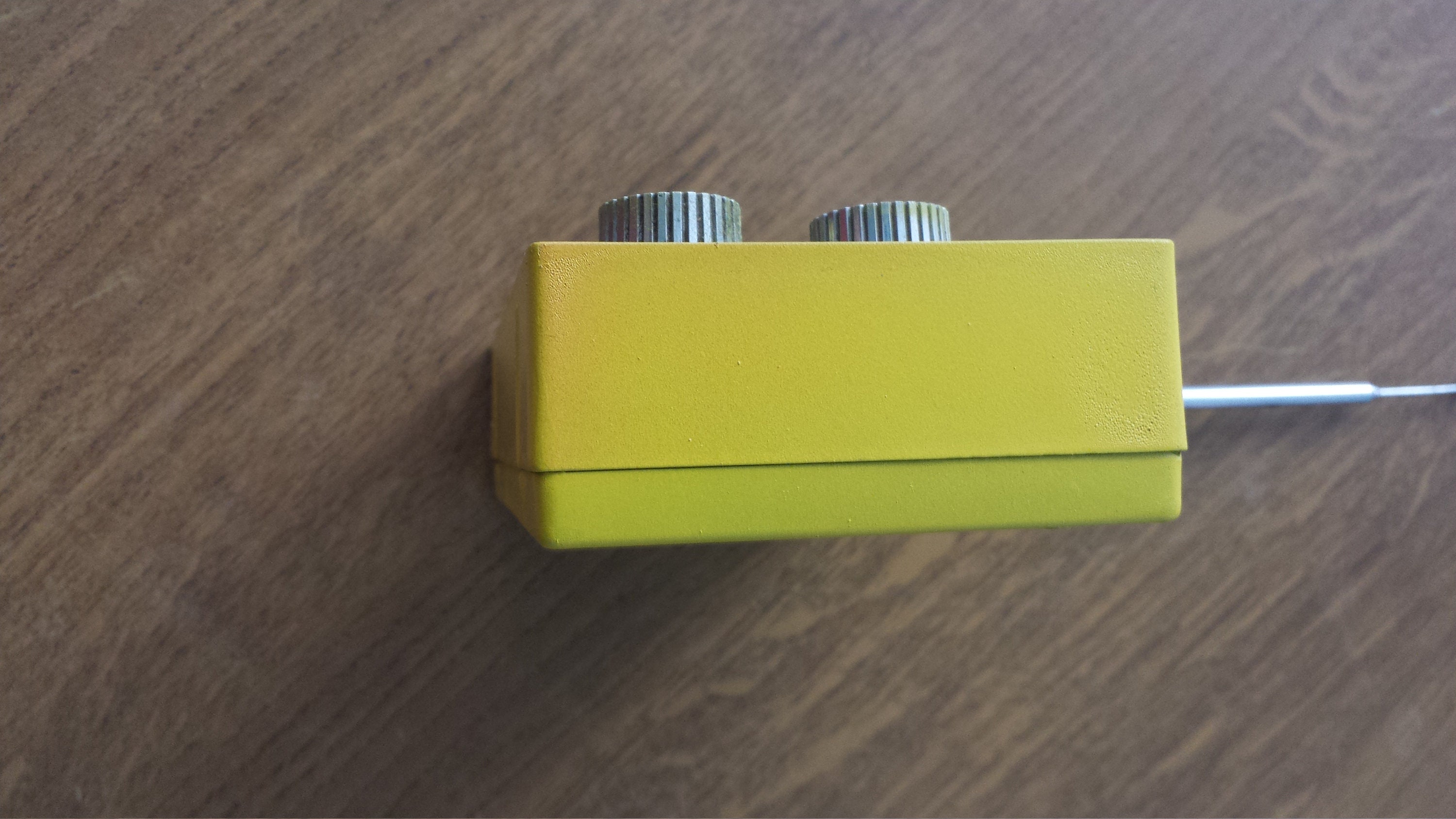 Vintage Rectangular Radio, With Yellow Colors, Vintage Radio, With 02 ...