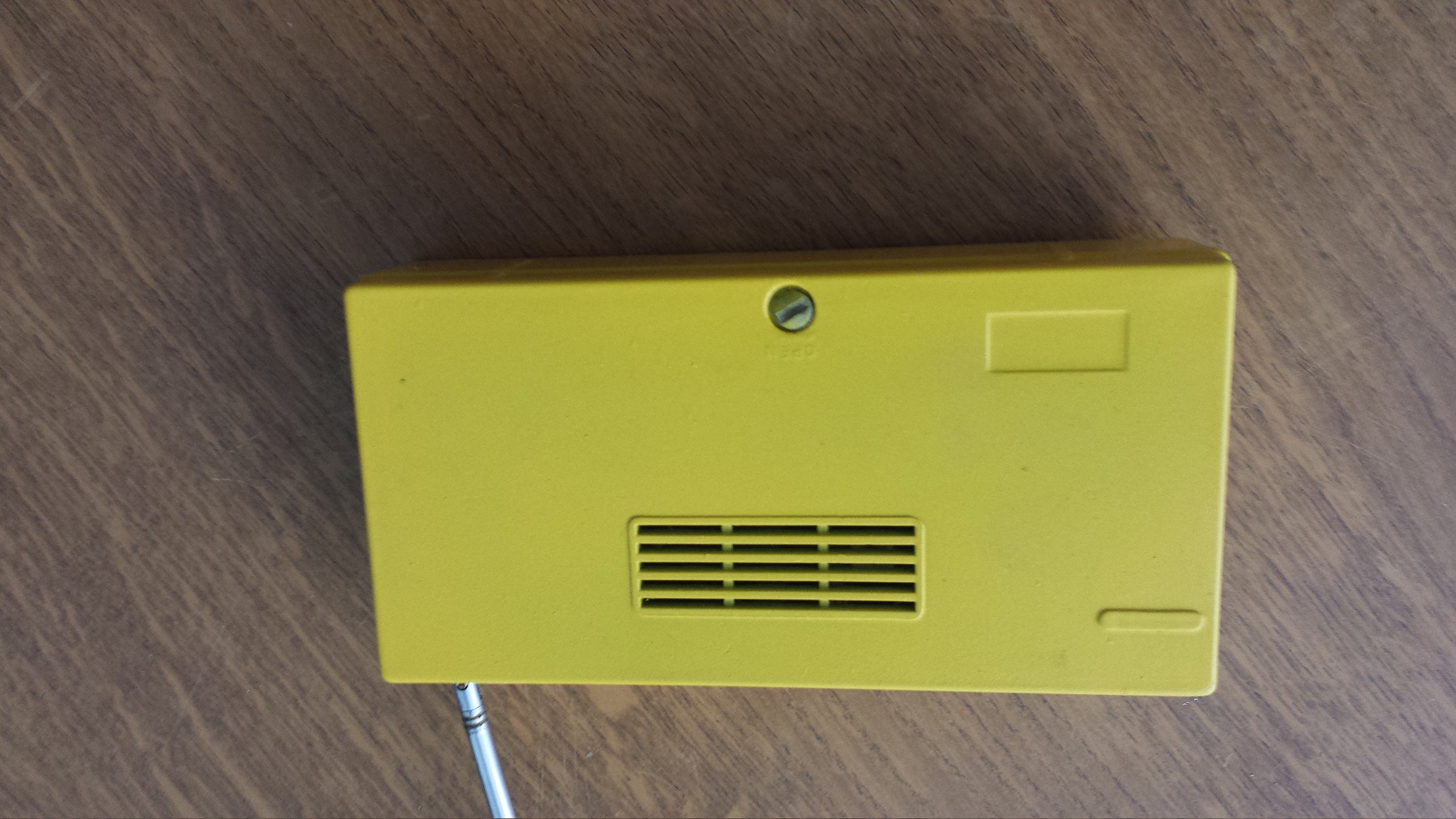 Radio vintage rectangular, con colores amarillos, radio vintage, con 02 ...