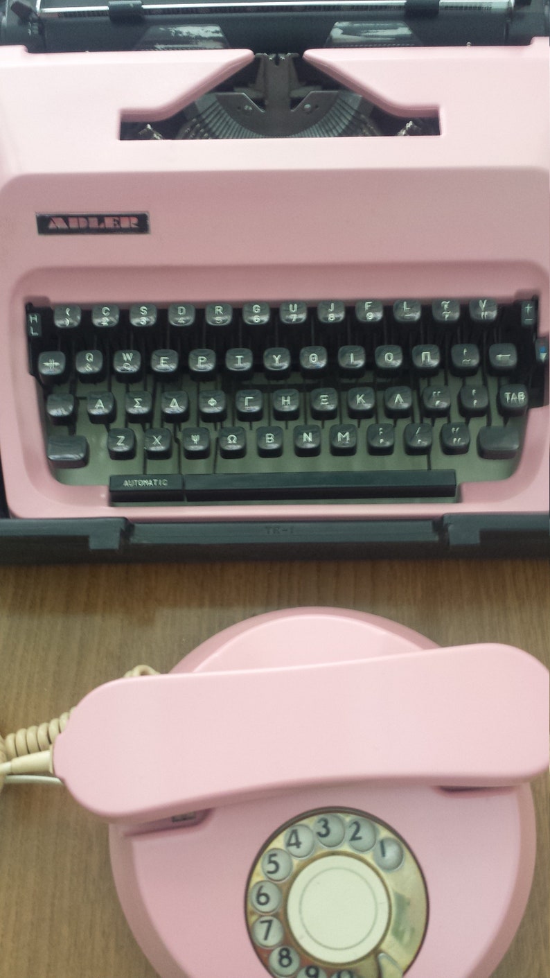 Manual Portable Typewriter With Carrying Case, Pink Color, Works Well ...