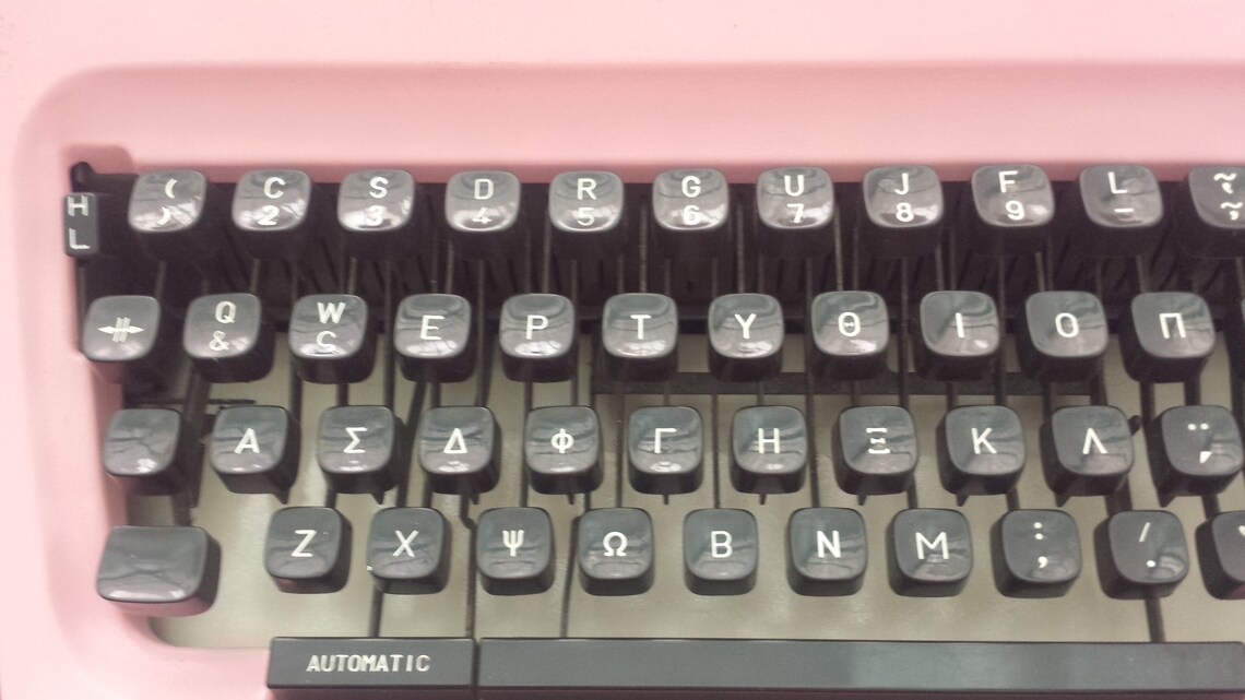 Manual Portable Typewriter With Carrying Case, Pink Color, Works Well ...