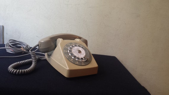 Art & Collectibles Memorabilia Collectibles Desktop dial phone with ...