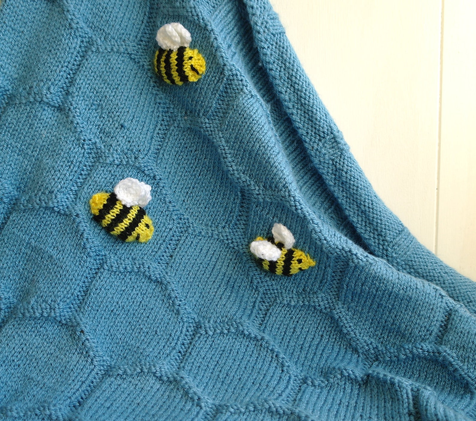 Easy Baby Blanket Knitting Pattern / Bee Knitting Pattern / Beginner ...