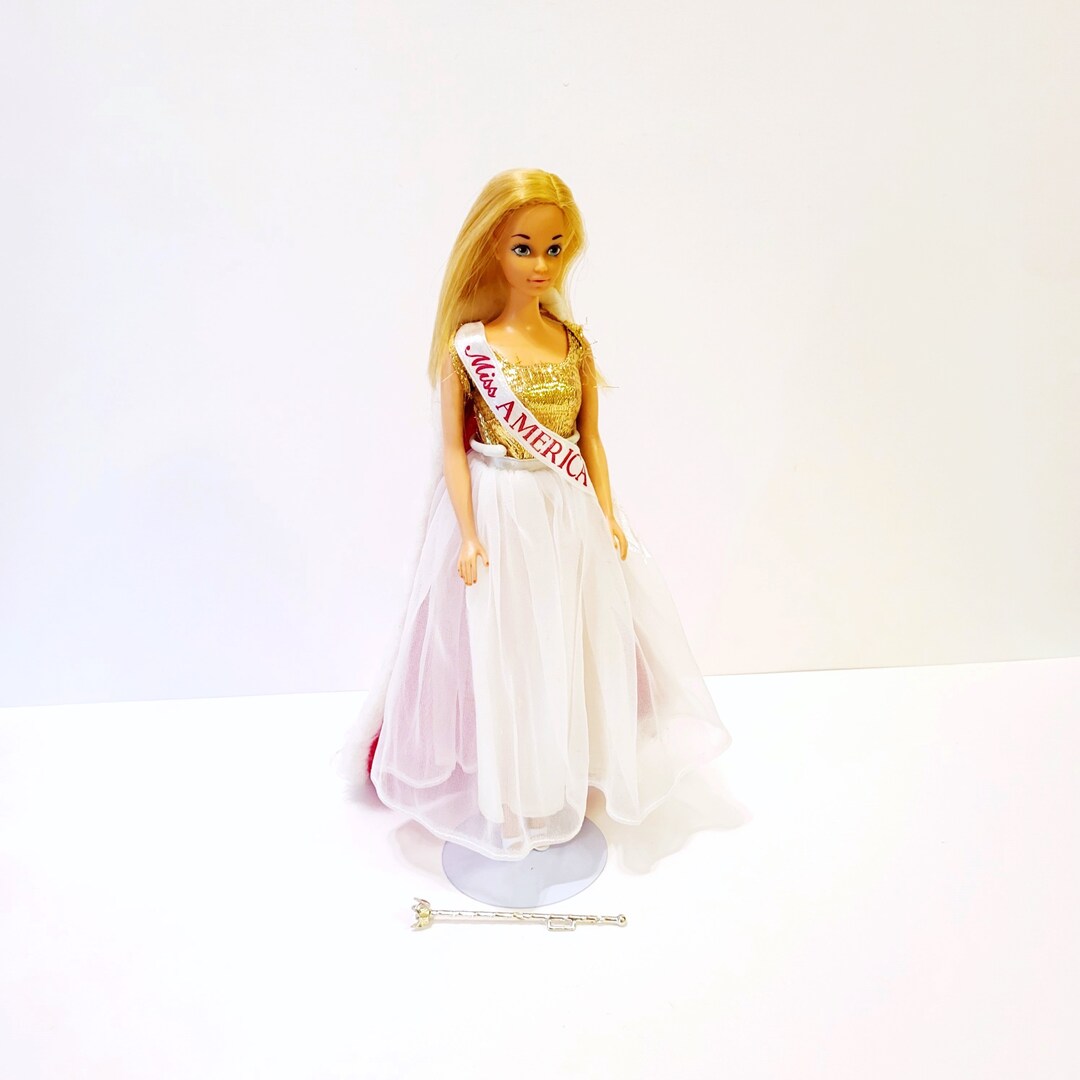 1971 TNT Barbie Doll With 1972 Miss America Barbie Outfit - Etsy