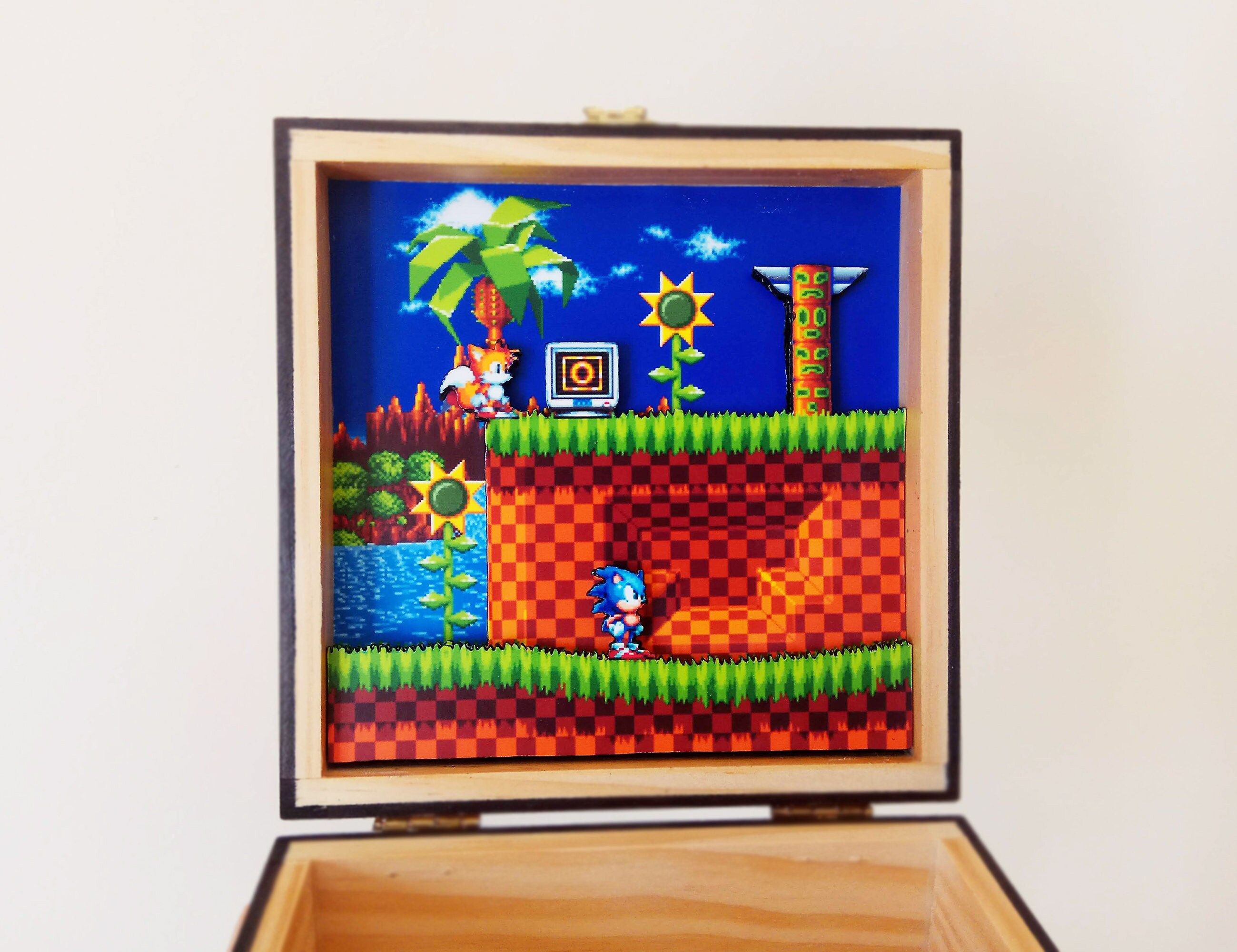 Sonic wood and crystal resin box customizable with diorama or | Etsy