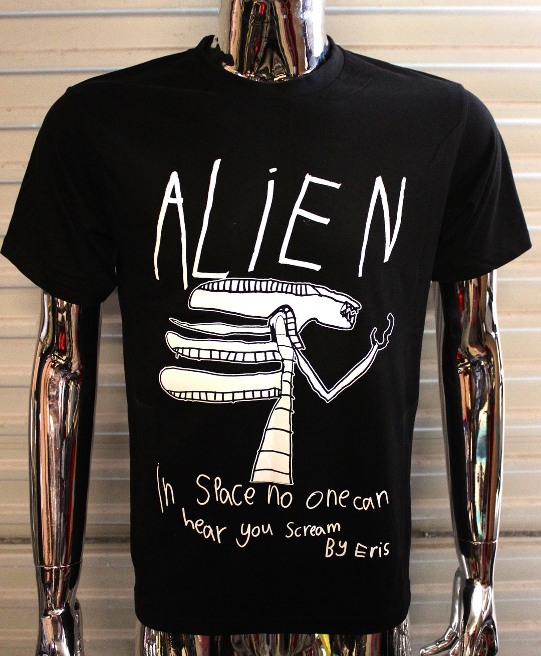 Alien by Eris T-shirt - Etsy