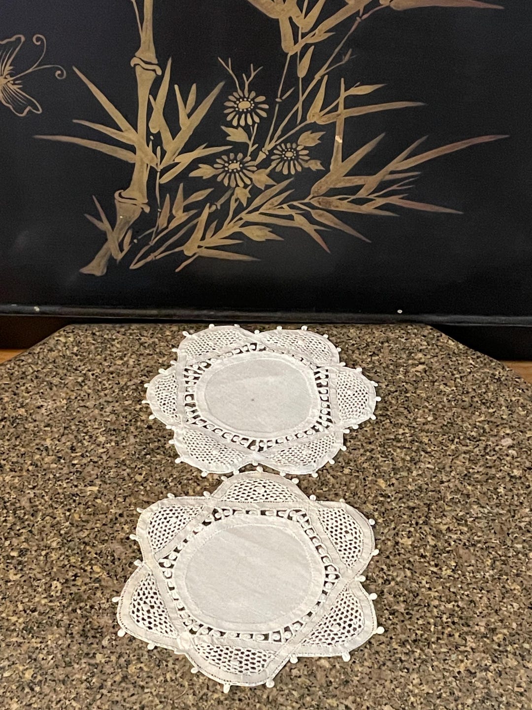 Vintage Renaissance Lace Hand Made Matching Round Doilies/scalloped ...
