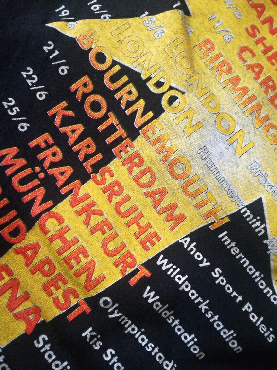 Original Brian May 1993 back to the light concert tou… - Gem