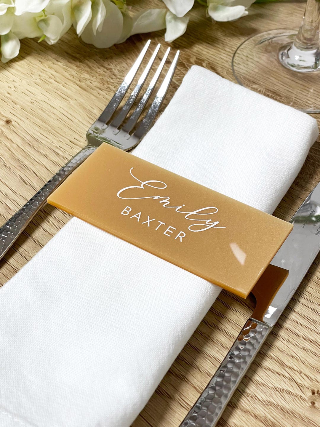 Custom Acrylic Place Names Wedding Table Décor - Luxury Custom Wedding ...