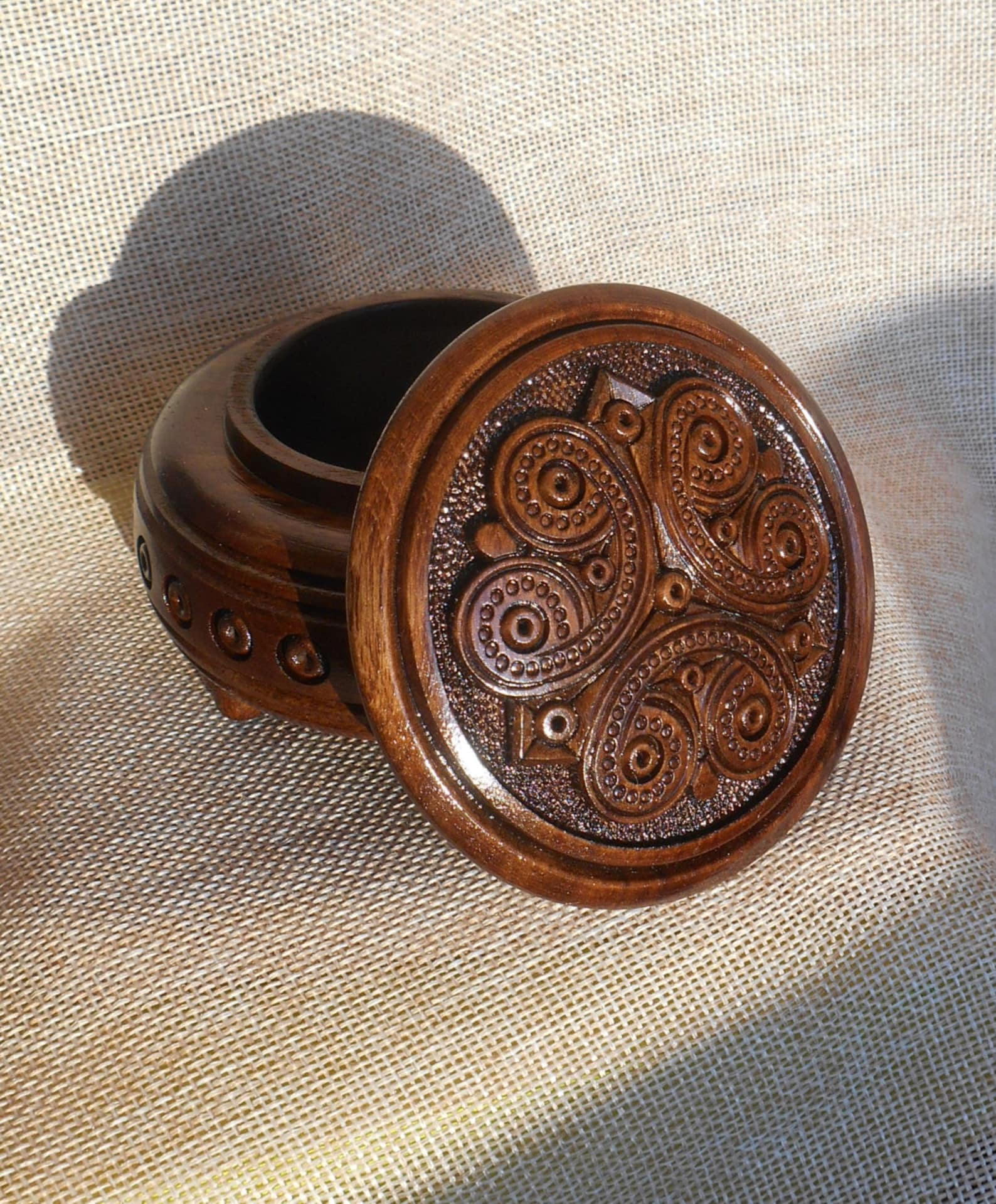 1pc. Jewelry Box Round Carved Wooden Box Wood Carved Box - Etsy