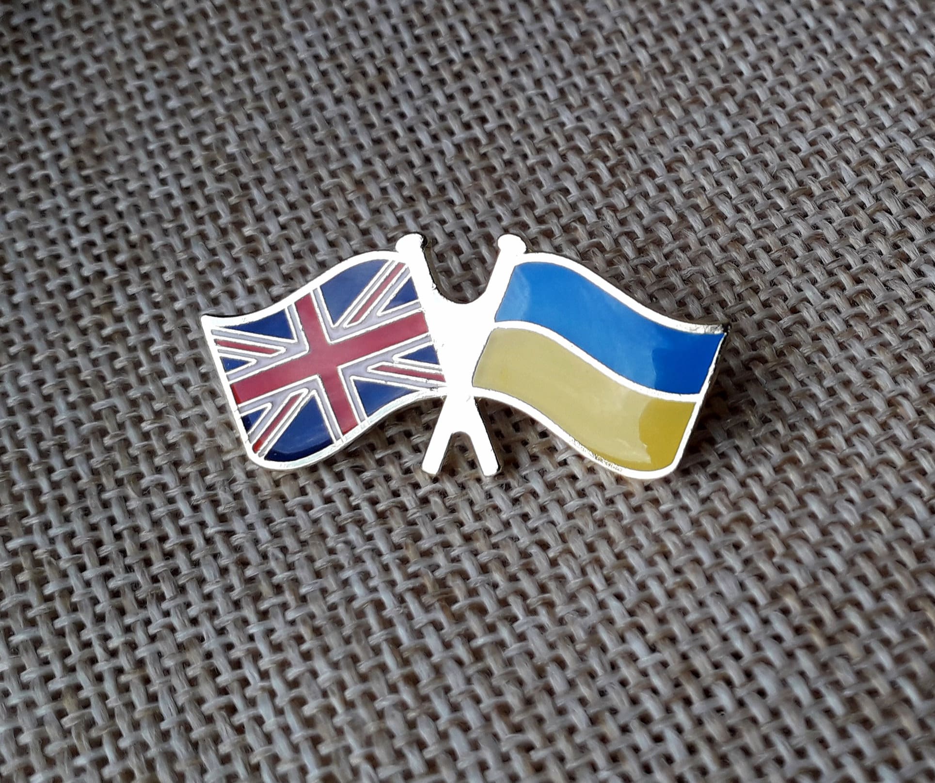 Ukrainian & British Flag Lapel Pin Gold Friendship Flag of Ukraine ...