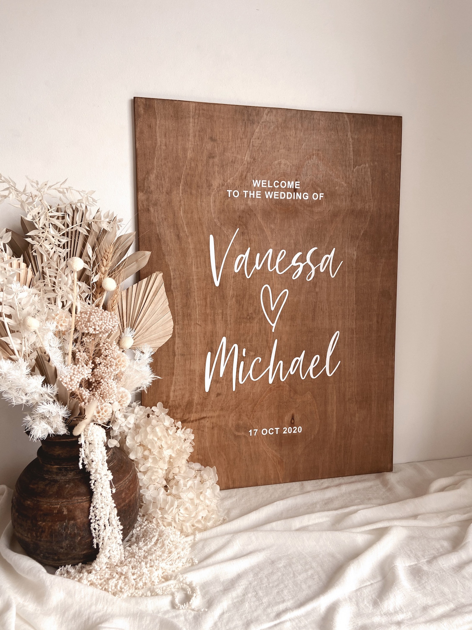BIENVENIDO A Nuestro Letrero de Boda / Madera Blanca y Oro - Etsy México BIENVENIDO A Nuestro Letrero de Boda / Madera Blanca y Oro - Etsy México