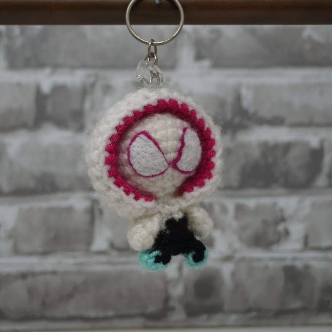 Amigurumi Spider Gwen Keychain - Etsy
