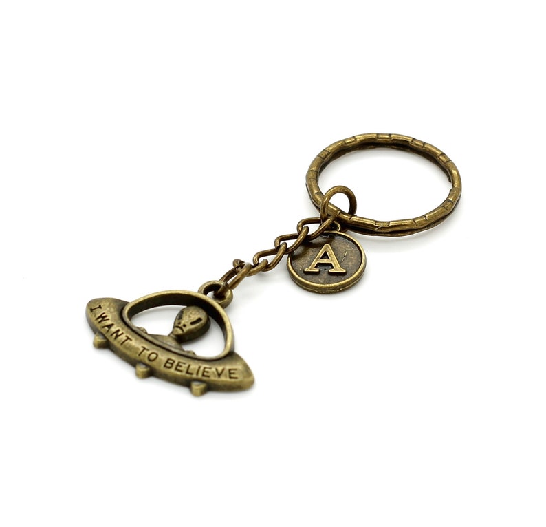 Personalised Alien UFO I Want to Believe Keyring With Initial | Etsy