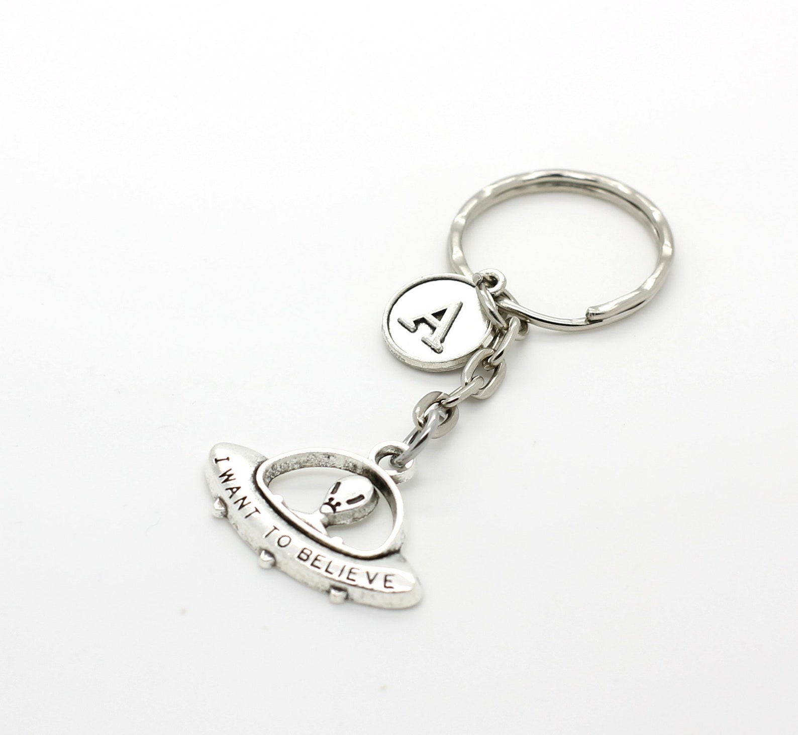 Personalised Alien UFO I Want to Believe Keyring With Initial | Etsy