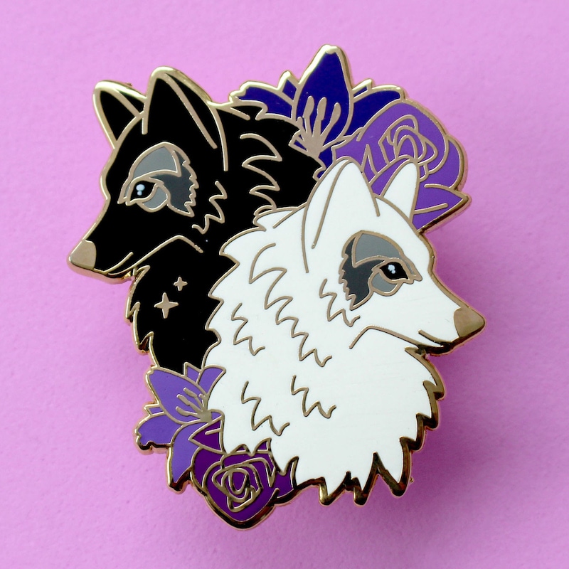 Wolf Pin - Etsy