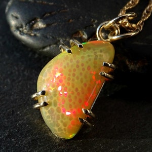 Honeycomb Welo Opal Pendant: 18k Gold Necklace, Ethiopian Crystal - Etsy