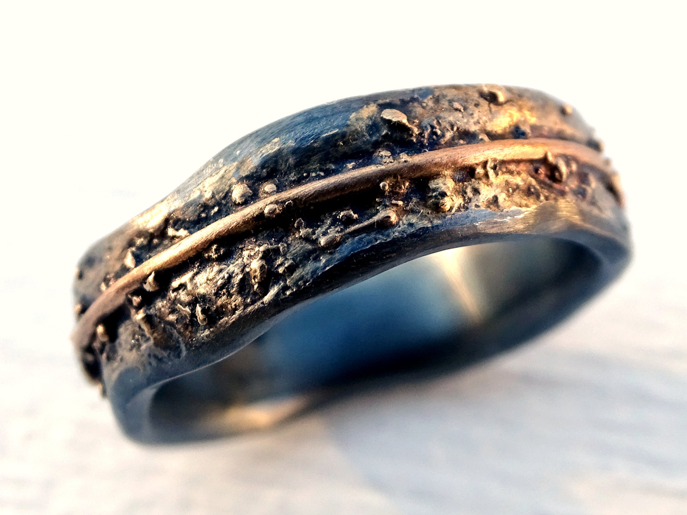 Viking trouwring heren trouwring zwart zilvergouden trouwring - Etsy ...