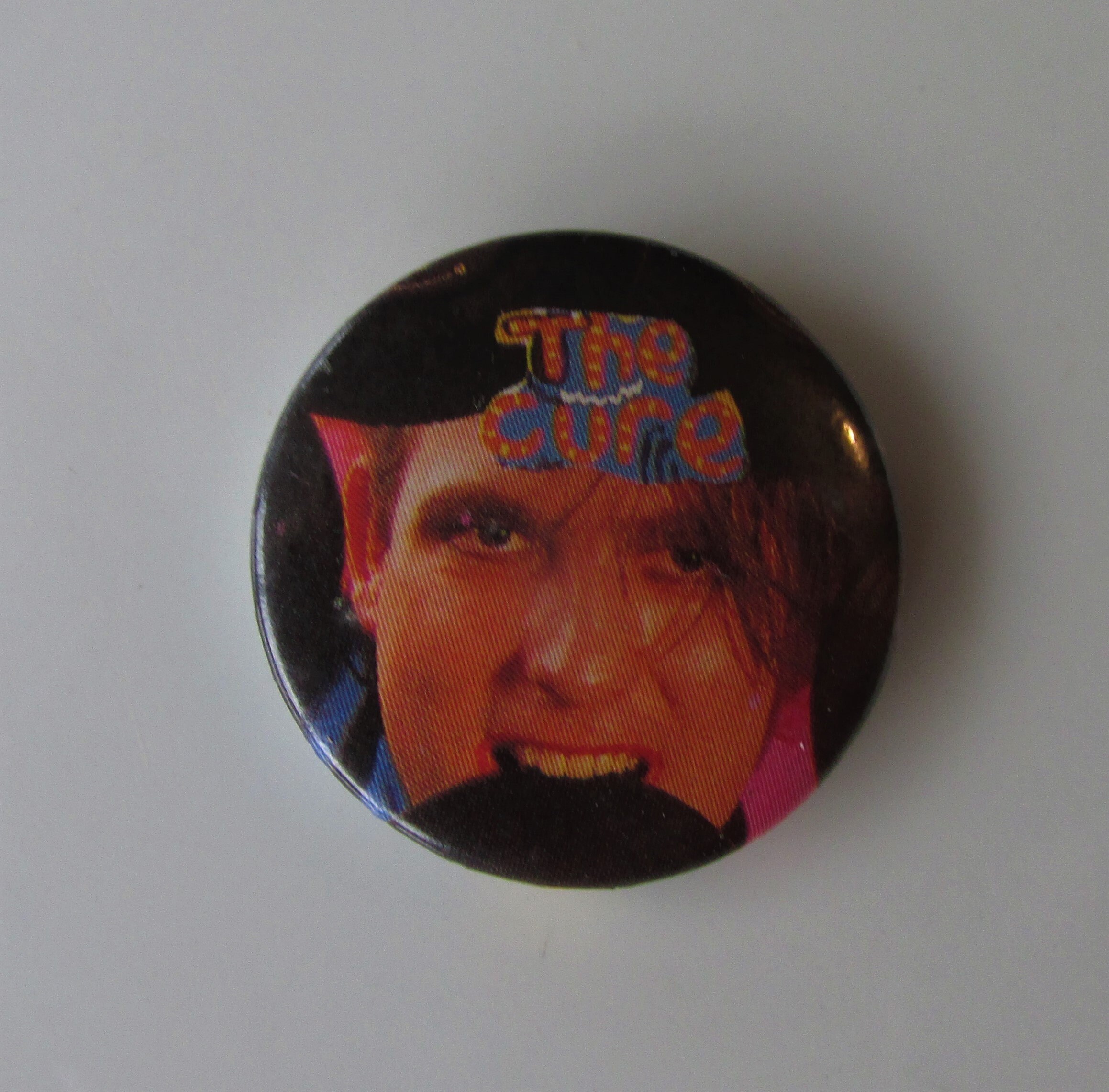 ROBERT SMITH THE CURE 1980S INSPIRED BUTTON PIN BADGE ￡0.99 ...